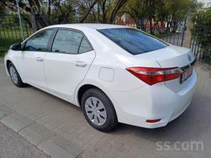 Balts Toyota Corolla 2017 Rīga, ar dzinēja tilpumu 1.40 L un nobraukumu 177 tūkst. km par 6300 €, foto 3 vietnē AUTOMOTO.COM.LV