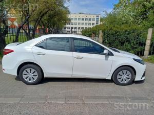 Balts Toyota Corolla 2017 Rīga, ar dzinēja tilpumu 1.40 L un nobraukumu 177 tūkst. km par 6300 €, foto 6 vietnē AUTOMOTO.COM.LV