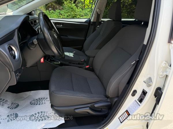 Balts Toyota Corolla 2017 Rapla, ar dzinēja tilpumu 1.60 L un nobraukumu 115 tūkst. km par 11900 €, foto 7 vietnē AUTOMOTO.COM.LV