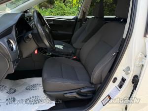 White Toyota Corolla 2017 in Rapla, with an engine capacity of 1.60 L and mileage of 115 thousand km for 11900 €, photo 14 on AUTOMOTO.COM.LV