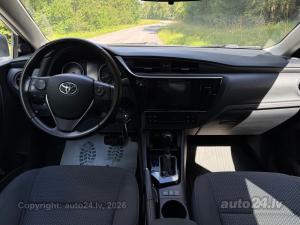 White Toyota Corolla 2017 in Rapla, with an engine capacity of 1.60 L and mileage of 115 thousand km for 11900 €, photo 17 on AUTOMOTO.COM.LV