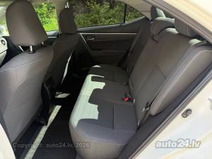 White Toyota Corolla 2017 in Rapla, with an engine capacity of 1.60 L and mileage of 115 thousand km for 11900 €, photo 19 on AUTOMOTO.COM.LV