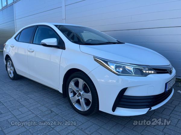 White Toyota Corolla 2017 in Kuressaare, with an engine capacity of 1.60 L and mileage of 141 thousand km for 8990 €, photo 3 on AUTOMOTO.COM.LV