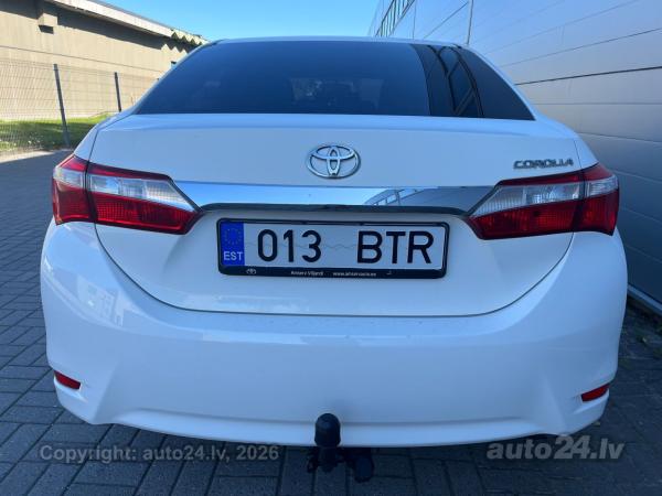 White Toyota Corolla 2017 in Kuressaare, with an engine capacity of 1.60 L and mileage of 141 thousand km for 8990 €, photo 5 on AUTOMOTO.COM.LV