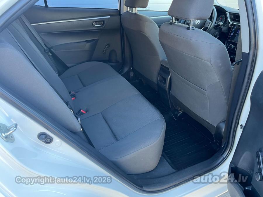 Balts Toyota Corolla 2017 Kuresāre, ar dzinēja tilpumu 1.60 L un nobraukumu 141 tūkst. km par 8990 €, foto 13 vietnē AUTOMOTO.COM.LV