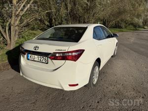 Balts Toyota Corolla 2017 Rīga, ar dzinēja tilpumu 1.50 L un nobraukumu 38 tūkst. km par 9500 €, foto 5 vietnē AUTOMOTO.COM.LV