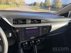 Balts Toyota Corolla 2017 Rīga, ar dzinēja tilpumu 1.50 L un nobraukumu 38 tūkst. km par 9500 €, foto 7 vietnē AUTOMOTO.COM.LV