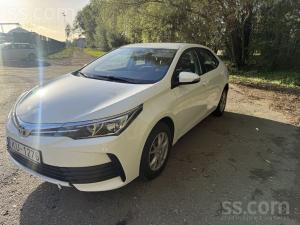 Balts Toyota Corolla 2017 Rīga, ar dzinēja tilpumu 1.50 L un nobraukumu 38 tūkst. km par 9500 €, foto 12 vietnē AUTOMOTO.COM.LV