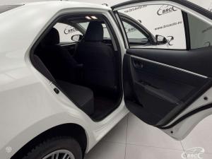 White Toyota Corolla 2018 in Vilnius, with an engine capacity of 1.60 L and mileage of 108 thousand km for 9900 €, photo 13 on AUTOMOTO.COM.LV