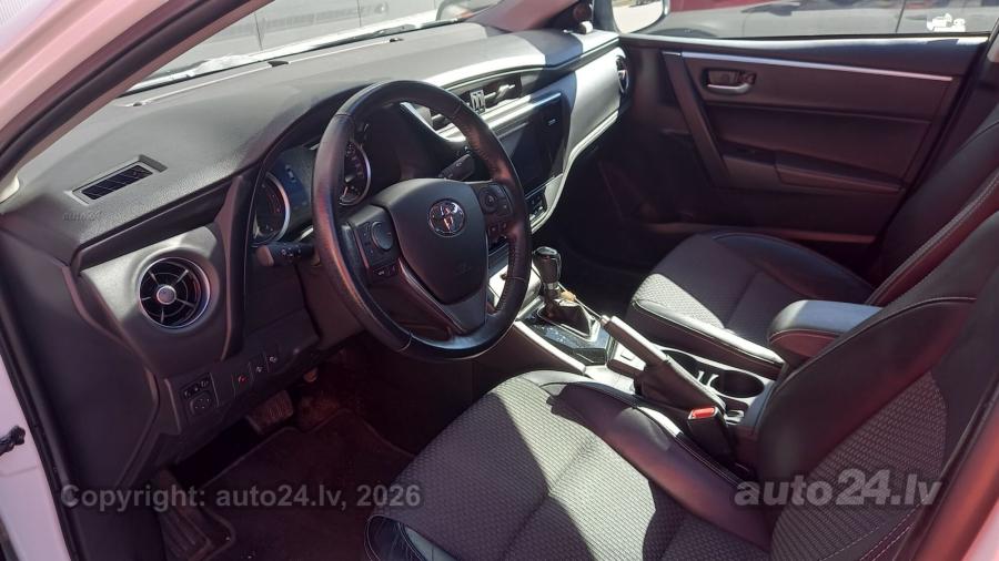 White Toyota Corolla 2018 in Tallinn, with an engine capacity of 1.60 L and mileage of 111 thousand km for 14000 €, photo 8 on AUTOMOTO.COM.LV