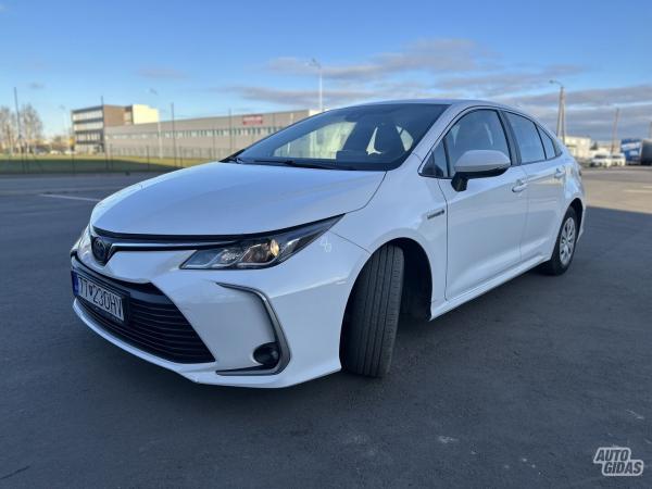 White Toyota Corolla 2019 in Marijampole, with an engine capacity of 1.80 L and mileage of 220 thousand km for 10200 €, photo 3 on AUTOMOTO.COM.LV