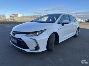 White Toyota Corolla 2019 in Marijampole, with an engine capacity of 1.80 L and mileage of 220 thousand km for 10200 €, photo 3 on AUTOMOTO.COM.LV