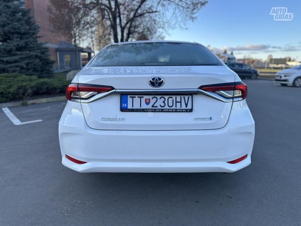 White Toyota Corolla 2019 in Marijampole, with an engine capacity of 1.80 L and mileage of 220 thousand km for 10200 €, photo 5 on AUTOMOTO.COM.LV