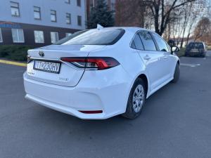 White Toyota Corolla 2019 in Marijampole, with an engine capacity of 1.80 L and mileage of 220 thousand km for 10200 €, photo 6 on AUTOMOTO.COM.LV