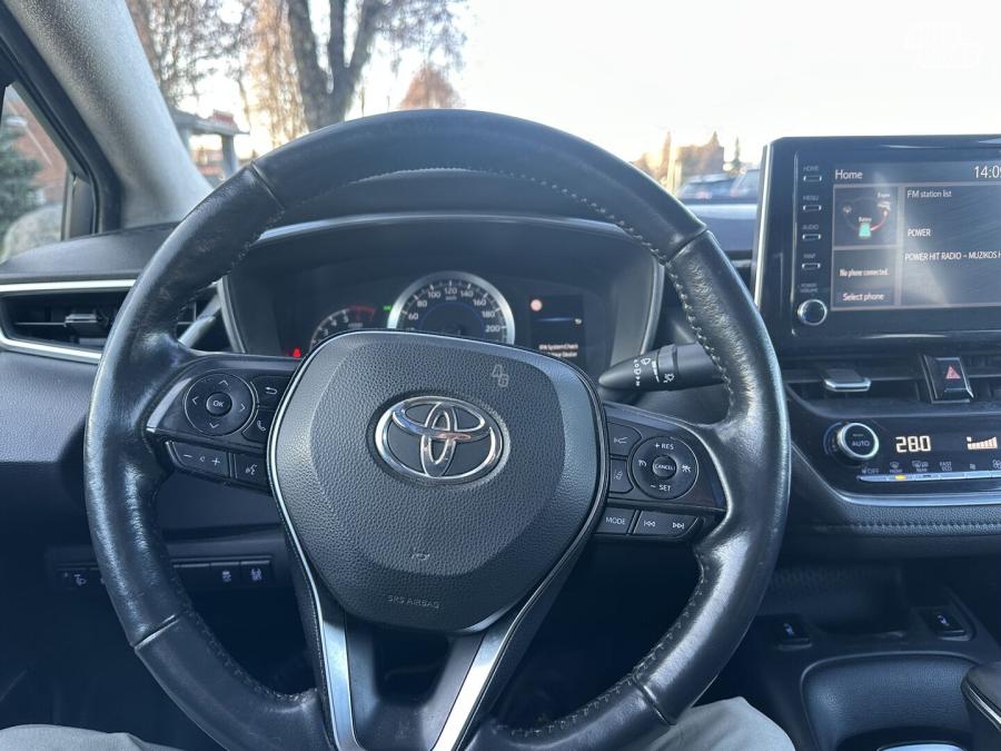 White Toyota Corolla 2019 in Marijampole, with an engine capacity of 1.80 L and mileage of 220 thousand km for 10200 €, photo 15 on AUTOMOTO.COM.LV