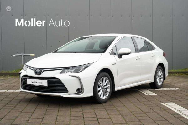 White Toyota Corolla 2019 in Vilnius, with an engine capacity of 1.80 L and mileage of 122 thousand km for 14350 €, photo 1 on AUTOMOTO.COM.LV