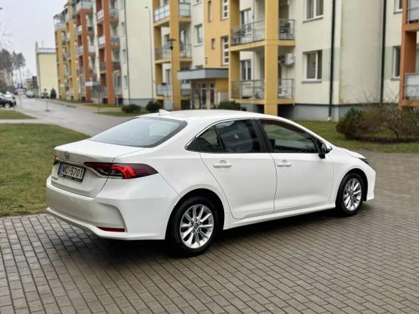 Белый Тойота Королла 2019 в Рига, объемом двигателя 1.60 л и пробегом 101 тыс. км за 14100 €, фото 3 на AUTOMOTO.COM.LV