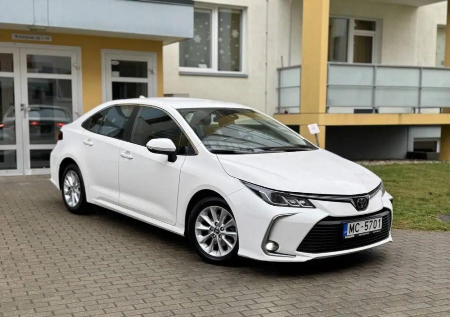 Balts Toyota Corolla 2019 Rīga, ar dzinēja tilpumu 1.60 L un nobraukumu 101 tūkst. km par 14100 €, foto 3 vietnē AUTOMOTO.COM.LV