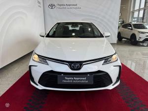 White Toyota Corolla 2019 in Siauliai, with an engine capacity of 1.80 L and mileage of 296 thousand km for 9900 €, photo 5 on AUTOMOTO.COM.LV