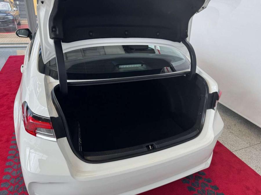 White Toyota Corolla 2019 in Siauliai, with an engine capacity of 1.80 L and mileage of 296 thousand km for 9900 €, photo 9 on AUTOMOTO.COM.LV