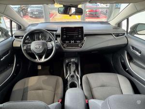 White Toyota Corolla 2019 in Siauliai, with an engine capacity of 1.80 L and mileage of 296 thousand km for 9900 €, photo 14 on AUTOMOTO.COM.LV