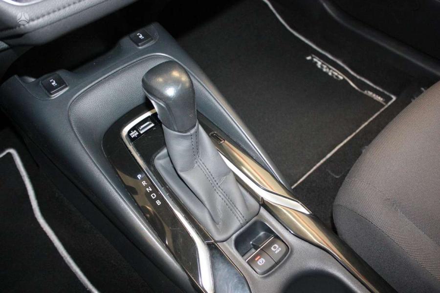 Balts Toyota Corolla 2019 Kauņa, ar dzinēja tilpumu 1.80 L un nobraukumu 129 tūkst. km par 17500 €, foto 27 vietnē AUTOMOTO.COM.LV