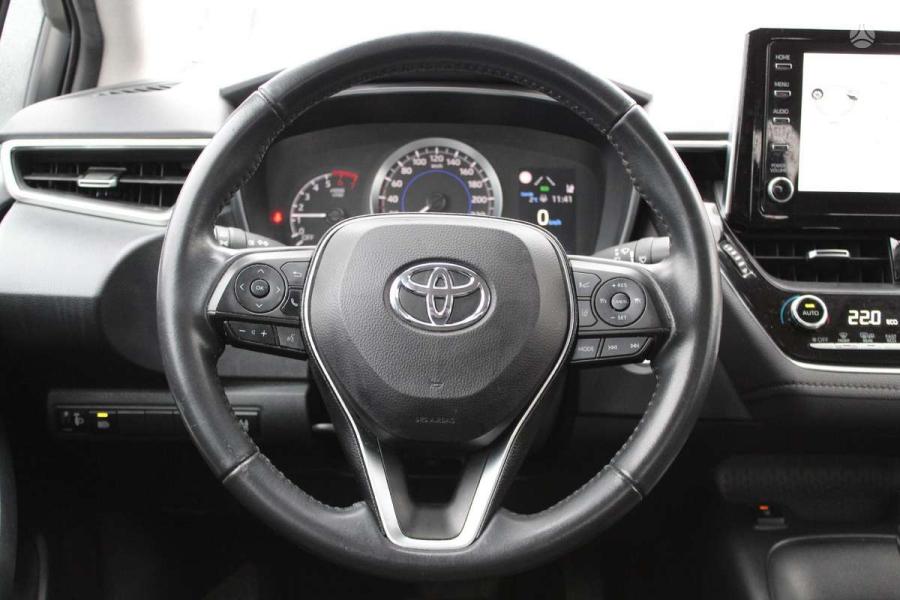 White Toyota Corolla 2020 in Kaunas, with an engine capacity of 1.80 L and mileage of 142 thousand km for 16900 €, photo 12 on AUTOMOTO.COM.LV