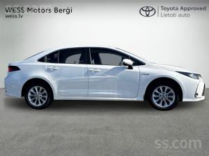 Balts Toyota Corolla 2020 Rīga, ar dzinēja tilpumu 1.80 L un nobraukumu 113 tūkst. km par 16490 €, foto 24 vietnē AUTOMOTO.COM.LV