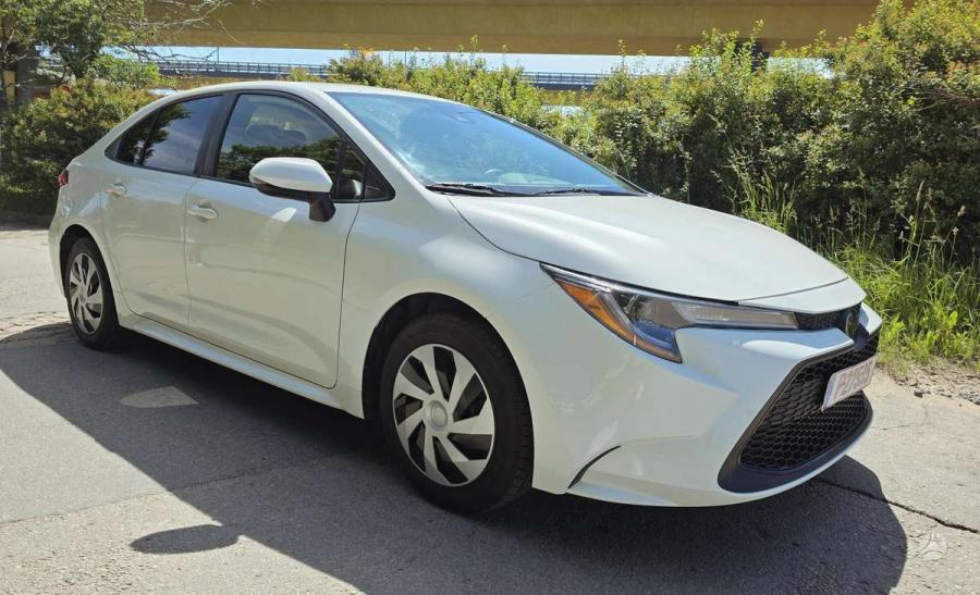 White Toyota Corolla 2020 in Klaipeda, with an engine capacity of 1.80 L and mileage of 100 thousand km for 15250 €, photo 10 on AUTOMOTO.COM.LV
