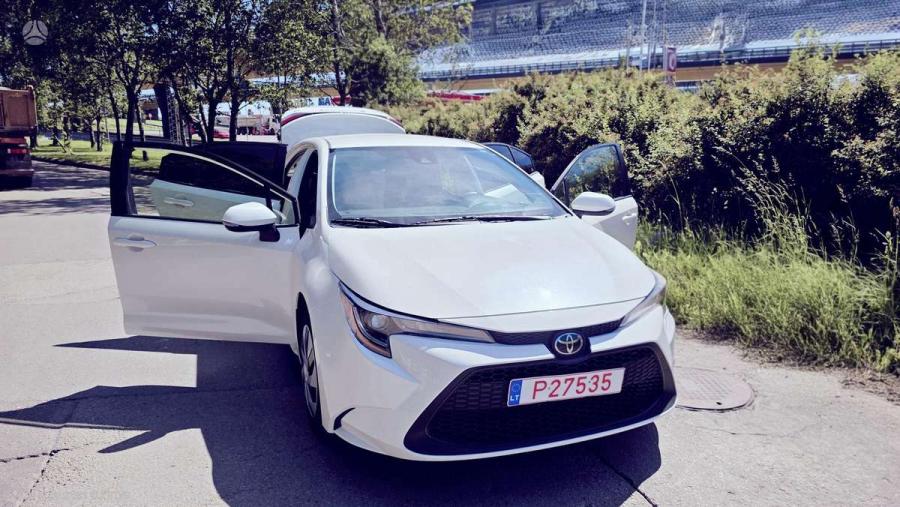 White Toyota Corolla 2020 in Klaipeda, with an engine capacity of 1.80 L and mileage of 100 thousand km for 15250 €, photo 12 on AUTOMOTO.COM.LV
