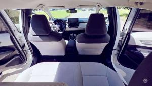 White Toyota Corolla 2020 in Klaipeda, with an engine capacity of 1.80 L and mileage of 100 thousand km for 15250 €, photo 13 on AUTOMOTO.COM.LV