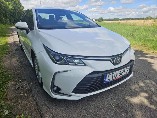 Balts Toyota Corolla 2020 Viļņa, ar dzinēja tilpumu 1.80 L un nobraukumu 175 tūkst. km par 10999 €, foto 1 vietnē AUTOMOTO.COM.LV