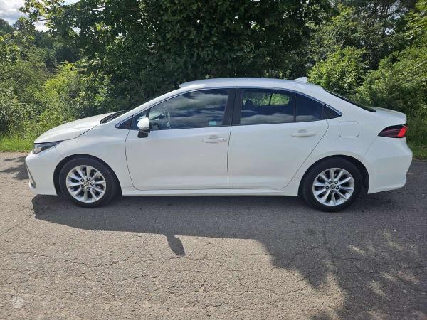 Balts Toyota Corolla 2020 Viļņa, ar dzinēja tilpumu 1.80 L un nobraukumu 175 tūkst. km par 10999 €, foto 4 vietnē AUTOMOTO.COM.LV