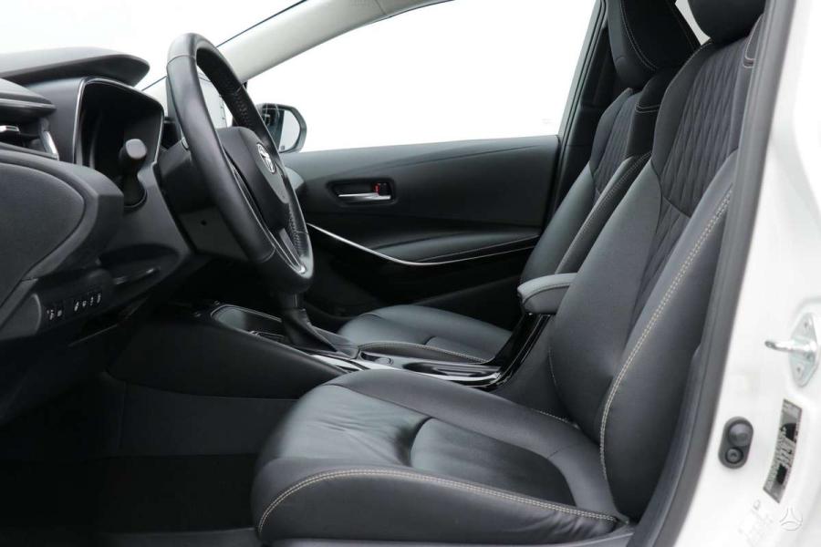 Balts Toyota Corolla 2020 Viļņa, ar dzinēja tilpumu 1.80 L un nobraukumu 33 tūkst. km par 24900 €, foto 13 vietnē AUTOMOTO.COM.LV