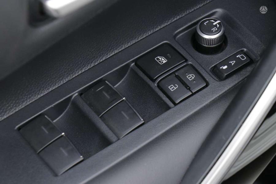 Balts Toyota Corolla 2020 Viļņa, ar dzinēja tilpumu 1.80 L un nobraukumu 33 tūkst. km par 24900 €, foto 25 vietnē AUTOMOTO.COM.LV