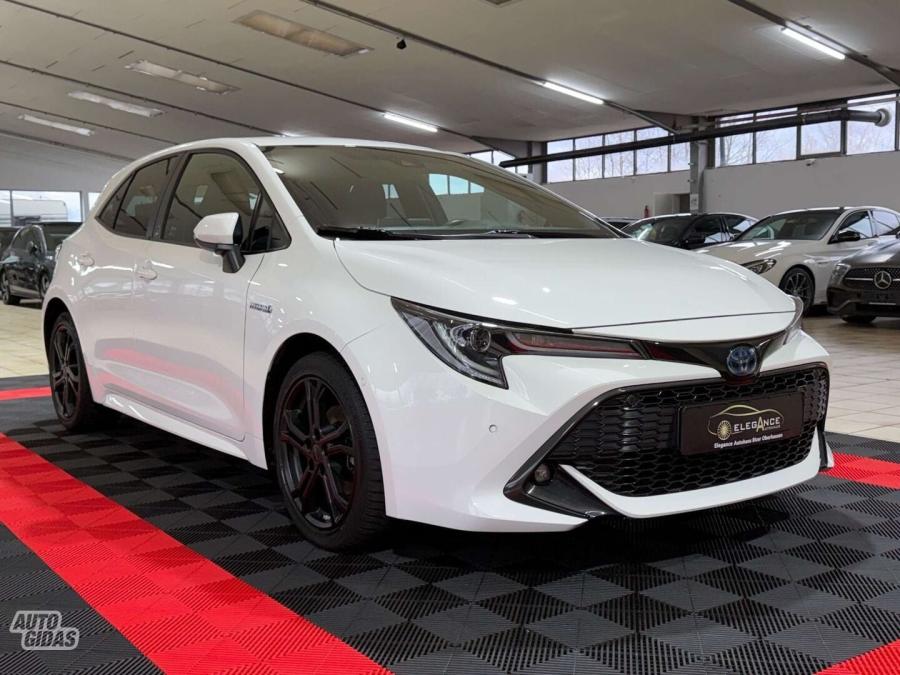 White Toyota Corolla 2021 in Kaunas, with an engine capacity of 1.80 L and mileage of 39 thousand km for 24357 €, photo 3 on AUTOMOTO.COM.LV