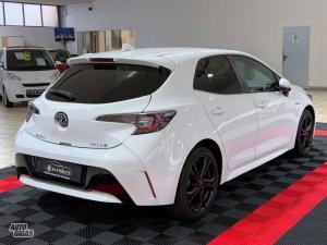 White Toyota Corolla 2021 in Kaunas, with an engine capacity of 1.80 L and mileage of 39 thousand km for 24357 €, photo 5 on AUTOMOTO.COM.LV