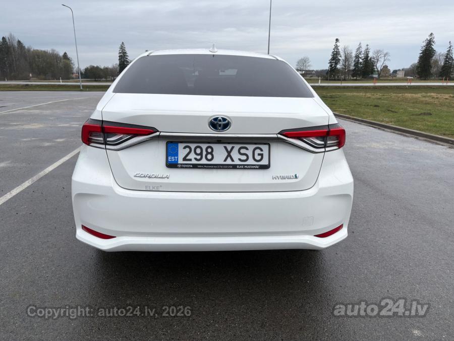 White Toyota Corolla 2021 in Tallinn, with an engine capacity of 1.80 L and mileage of 107 thousand km for 17680 €, photo 4 on AUTOMOTO.COM.LV