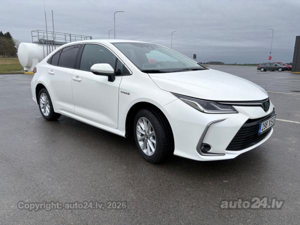White Toyota Corolla 2021 in Tallinn, with an engine capacity of 1.80 L and mileage of 107 thousand km for 17680 €, photo 5 on AUTOMOTO.COM.LV