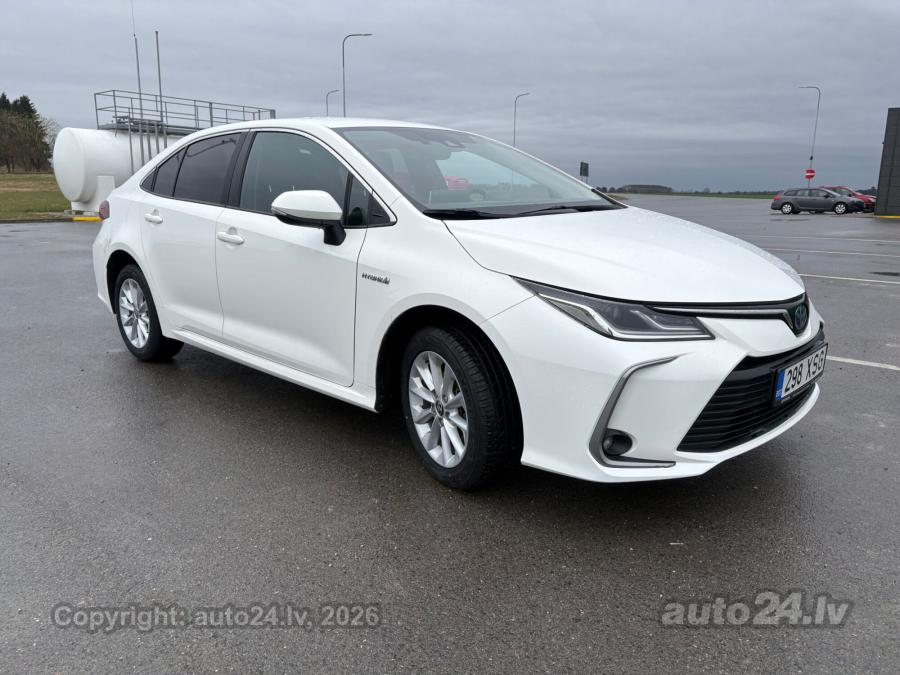 White Toyota Corolla 2021 in Tallinn, with an engine capacity of 1.80 L and mileage of 107 thousand km for 17680 €, photo 6 on AUTOMOTO.COM.LV