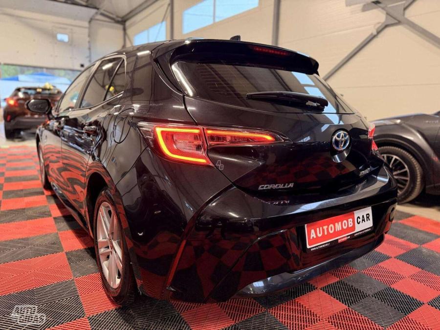 Balts Toyota Corolla 2021 Viļņa, ar dzinēja tilpumu 1.80 L un nobraukumu 188 tūkst. km par 14950 €, foto 5 vietnē AUTOMOTO.COM.LV