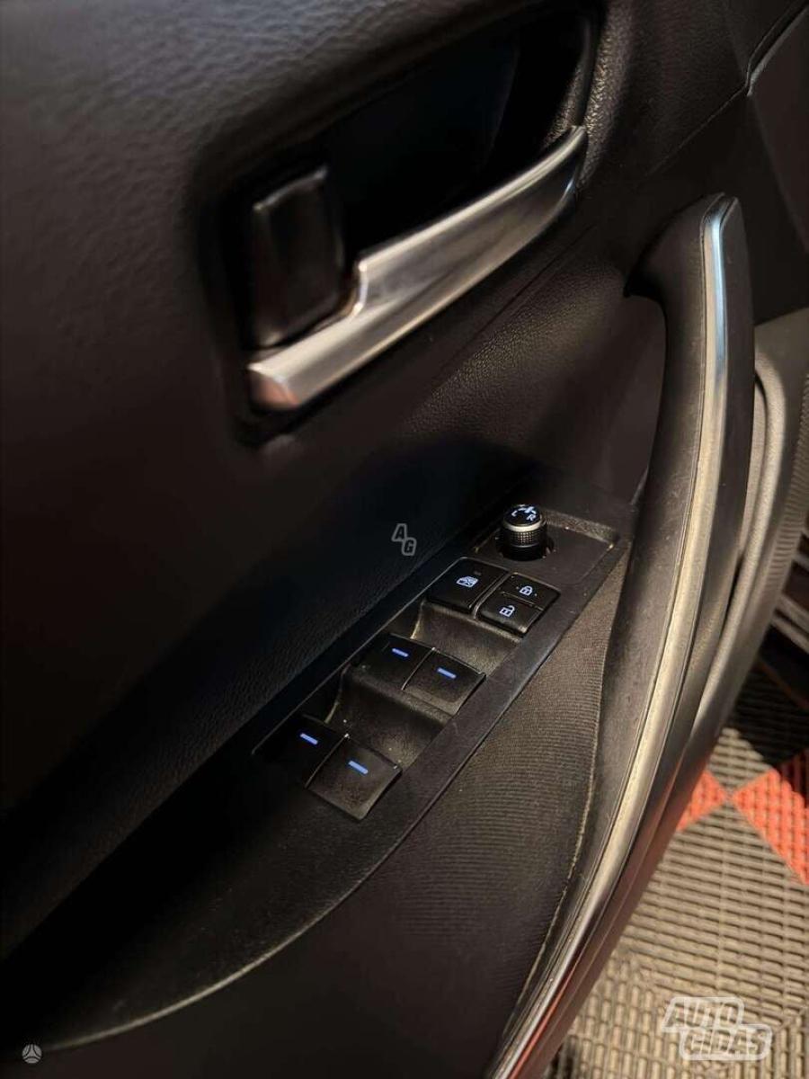 Balts Toyota Corolla 2021 Viļņa, ar dzinēja tilpumu 1.80 L un nobraukumu 188 tūkst. km par 14950 €, foto 12 vietnē AUTOMOTO.COM.LV