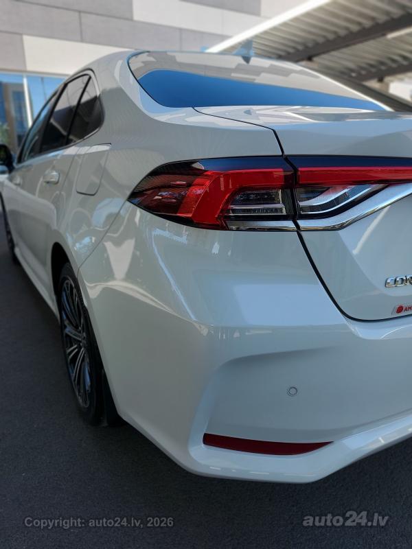 Balts Toyota Corolla 2021 Tallina, ar dzinēja tilpumu 1.50 L un nobraukumu 39 tūkst. km par 20900 €, foto 2 vietnē AUTOMOTO.COM.LV