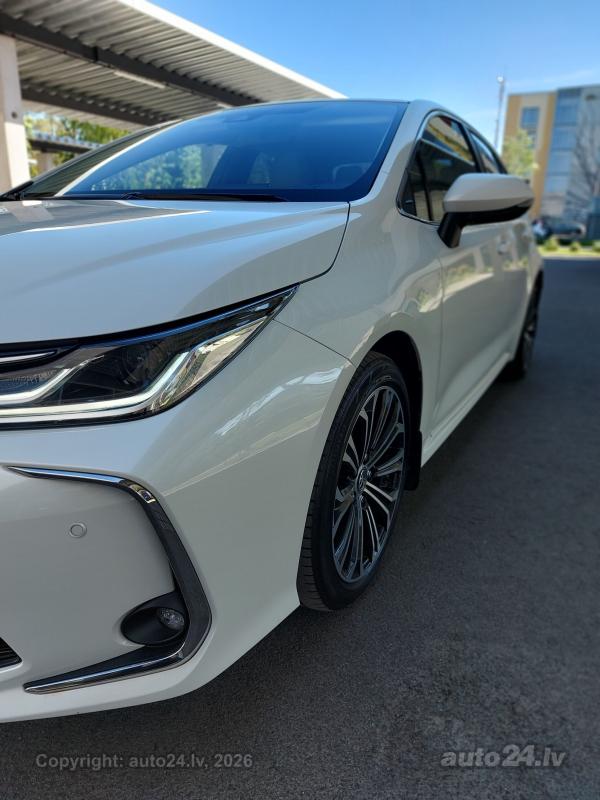 Balts Toyota Corolla 2021 Tallina, ar dzinēja tilpumu 1.50 L un nobraukumu 39 tūkst. km par 20900 €, foto 3 vietnē AUTOMOTO.COM.LV