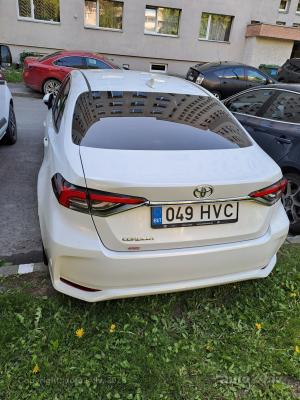 Balts Toyota Corolla 2021 Tallina, ar dzinēja tilpumu 1.50 L un nobraukumu 29 tūkst. km par 23600 €, foto 3 vietnē AUTOMOTO.COM.LV