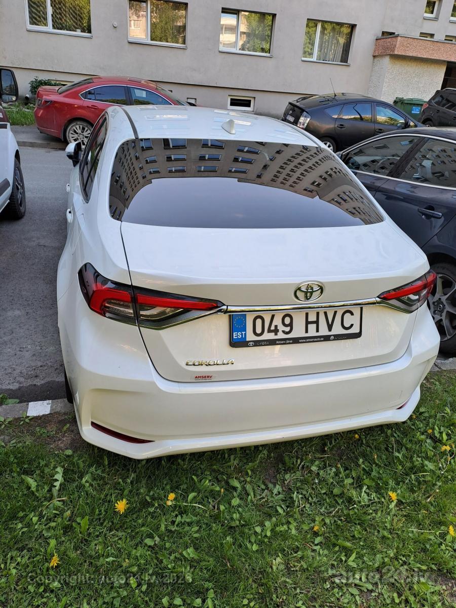 Balts Toyota Corolla 2021 Tallina, ar dzinēja tilpumu 1.50 L un nobraukumu 29 tūkst. km par 23600 €, foto 3 vietnē AUTOMOTO.COM.LV
