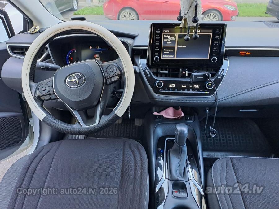 Balts Toyota Corolla 2021 Tallina, ar dzinēja tilpumu 1.50 L un nobraukumu 29 tūkst. km par 23600 €, foto 5 vietnē AUTOMOTO.COM.LV