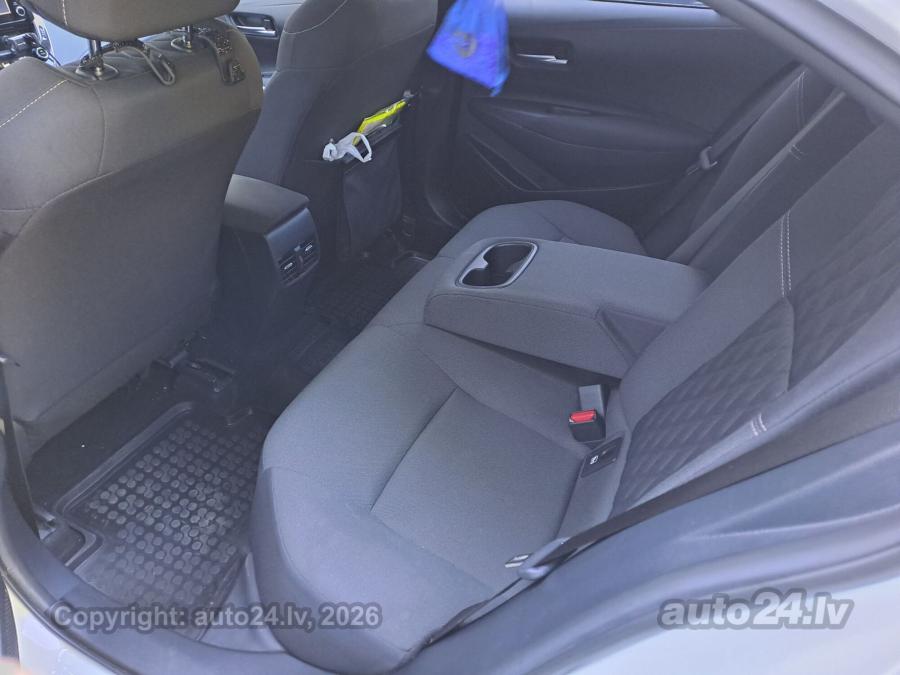 Balts Toyota Corolla 2021 Tallina, ar dzinēja tilpumu 1.50 L un nobraukumu 29 tūkst. km par 23600 €, foto 6 vietnē AUTOMOTO.COM.LV