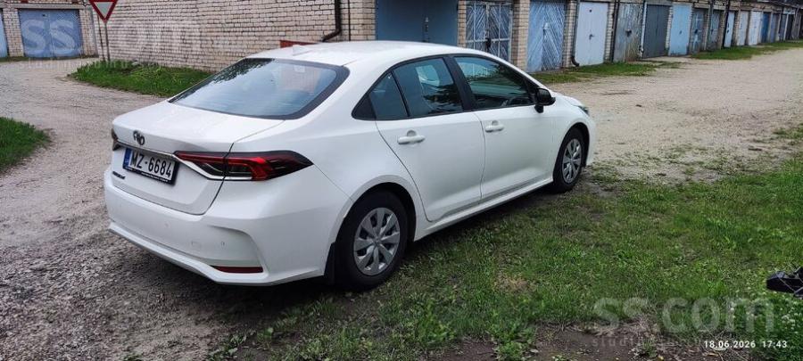 Balts Toyota Corolla 2021 Rīga, ar dzinēja tilpumu 1.50 L un nobraukumu 60 tūkst. km par 14500 €, foto 5 vietnē AUTOMOTO.COM.LV