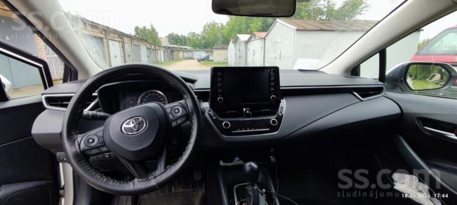 Balts Toyota Corolla 2021 Rīga, ar dzinēja tilpumu 1.50 L un nobraukumu 60 tūkst. km par 14500 €, foto 6 vietnē AUTOMOTO.COM.LV